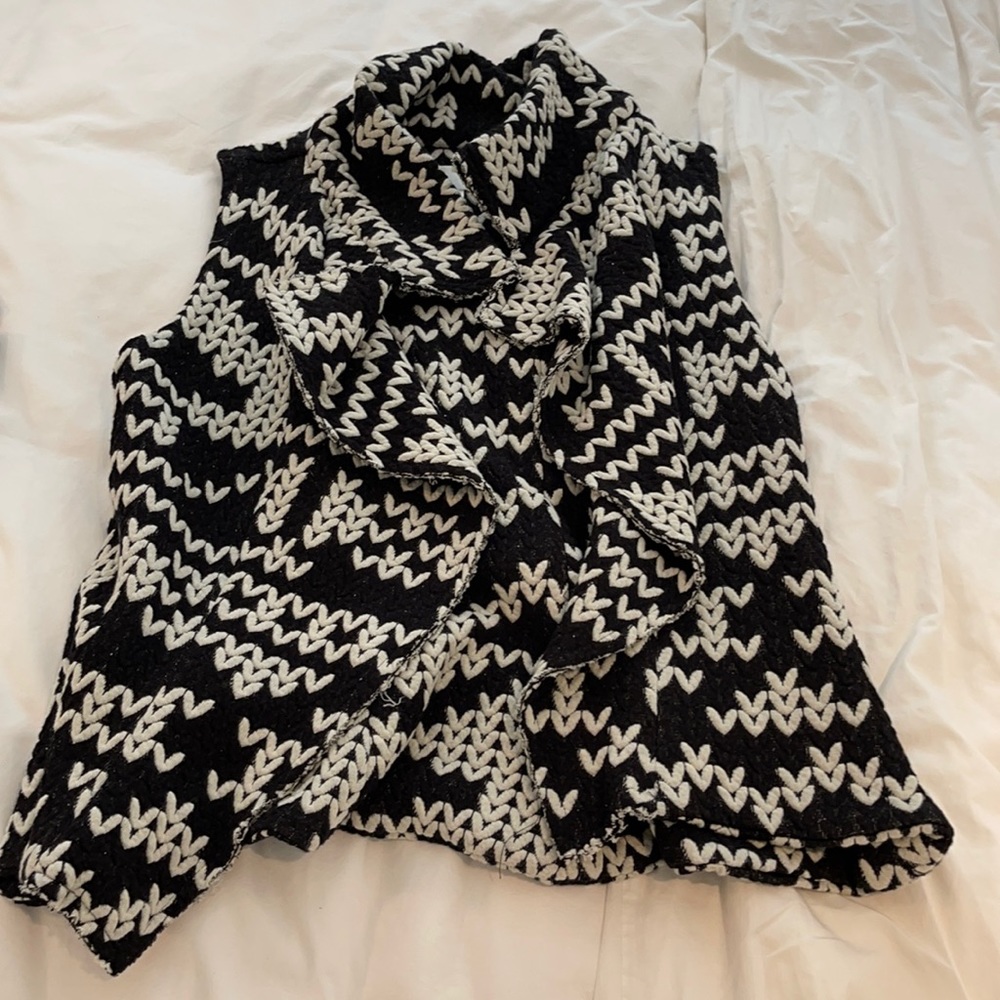 Alexis Black And White Sweater Vest Size Small - Gem